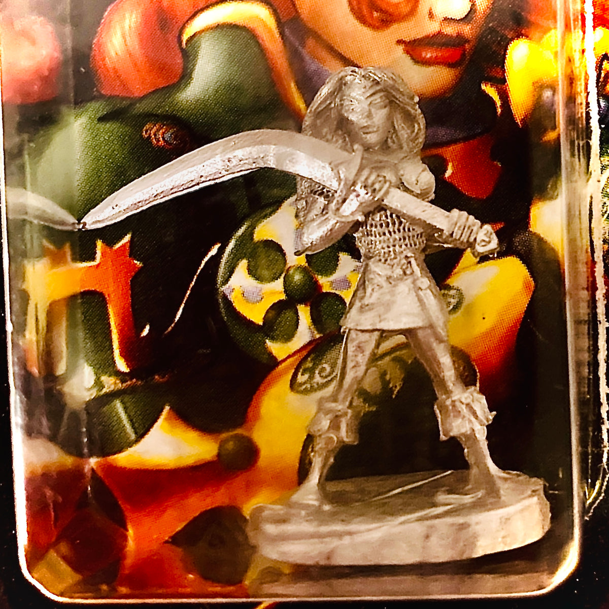 Female Fighter with 2 Handed Sword – Black Arrow Minis